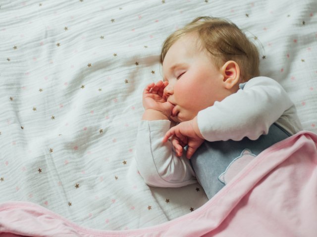 4 Reasons Babies and Toddlers Suck Their Thumbs